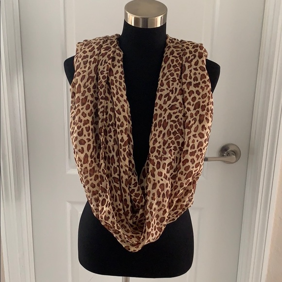 D & Y | Accessories | Leopard Infinity Scarf | Poshmark
